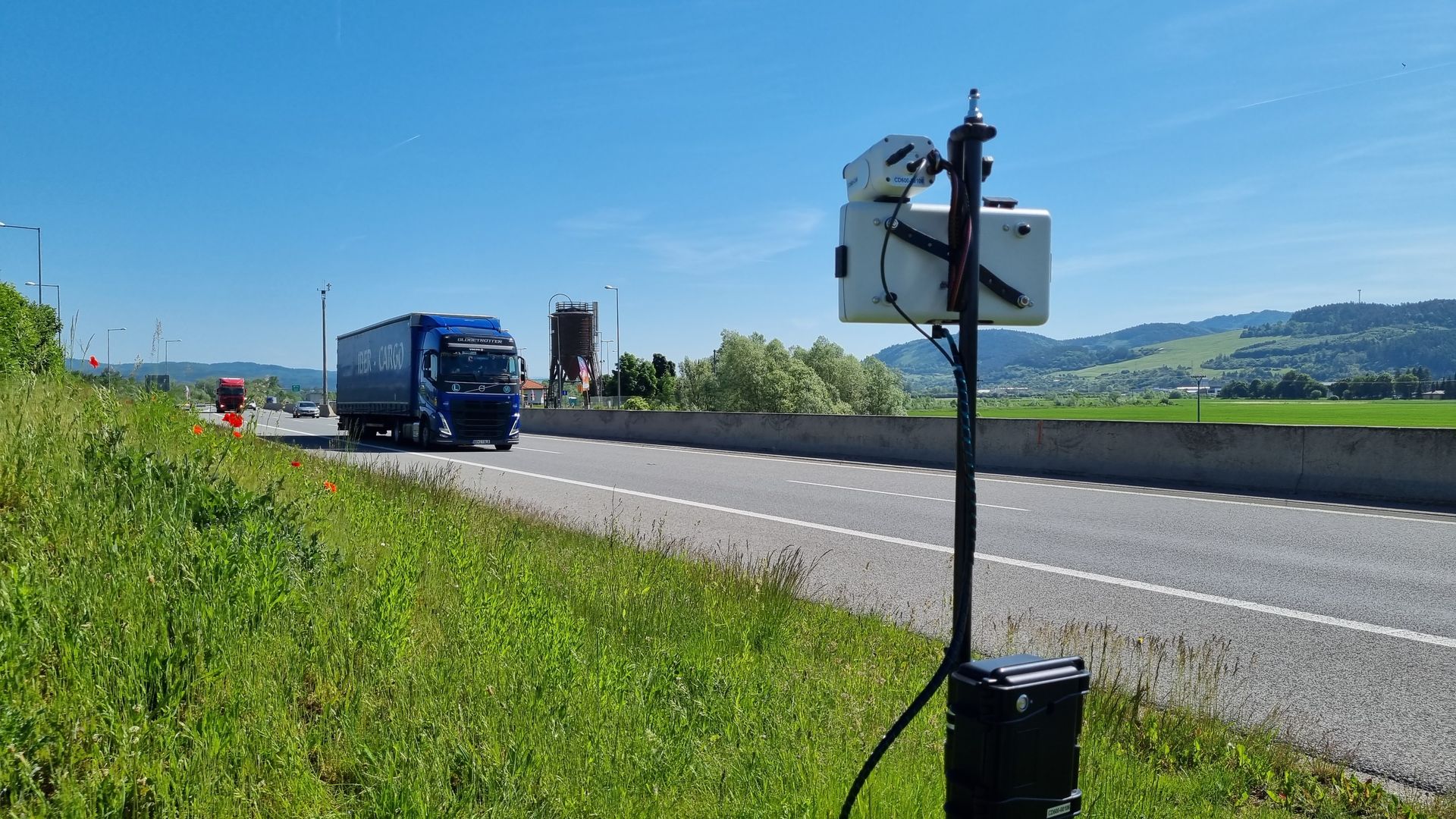 Stationary DSRC reader CD600 for remote Smart tachograph control | www ...